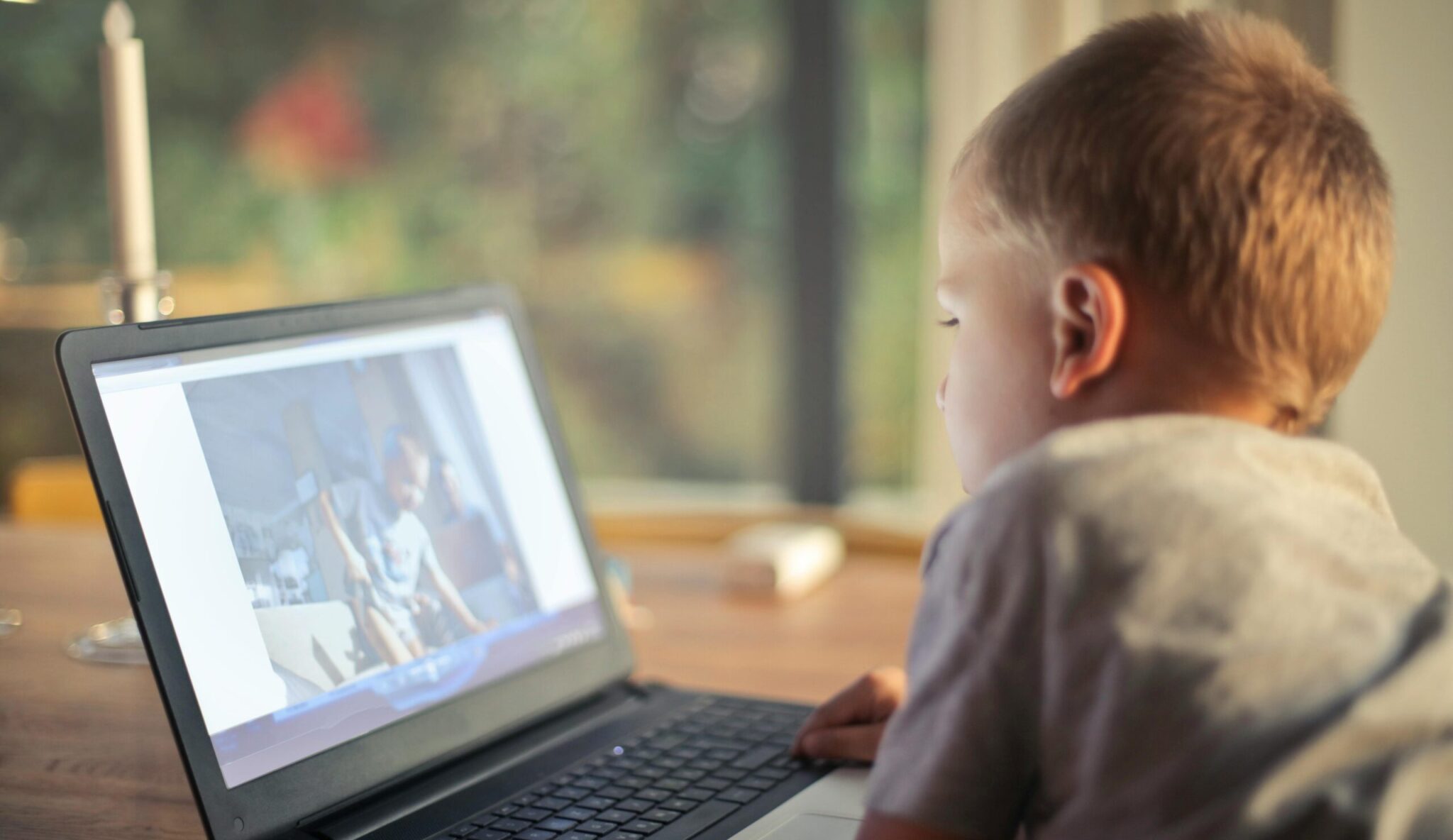 How to Reduce Screen Time for Toddlers: Tips for Parents